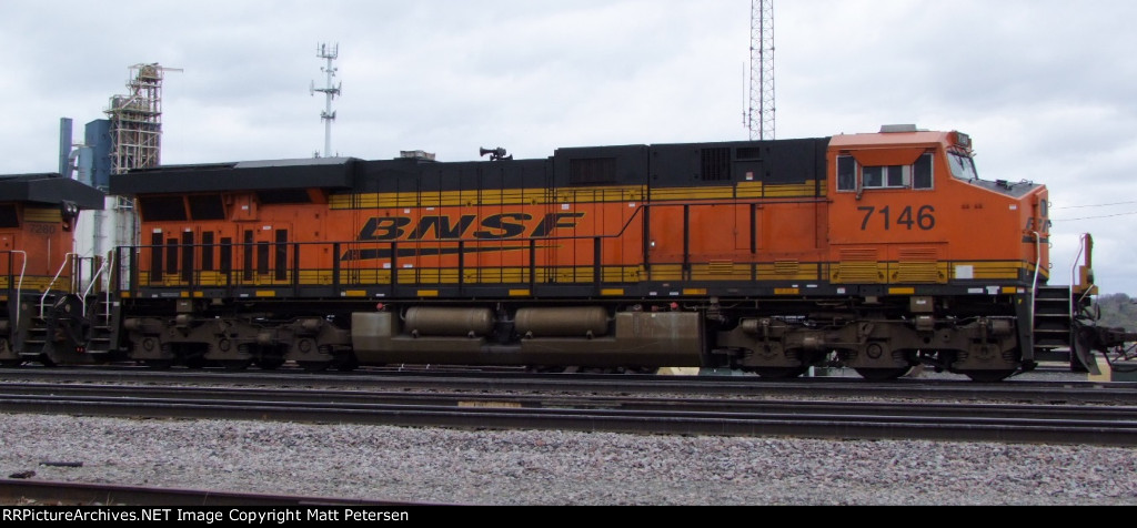 BNSF 7146
